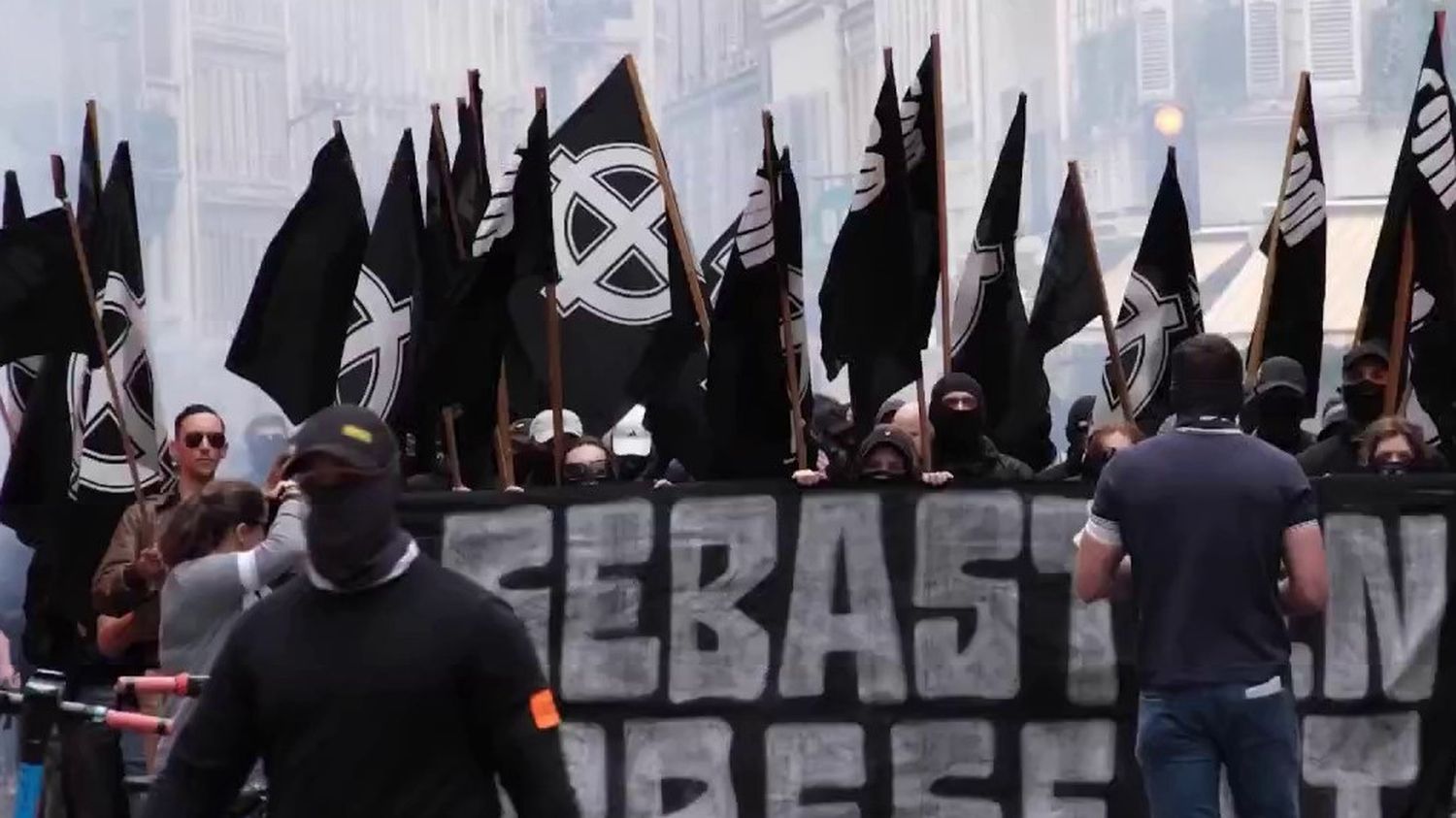 Manifestation ultradroite Paris: gouvernement sévit face à polémique ...