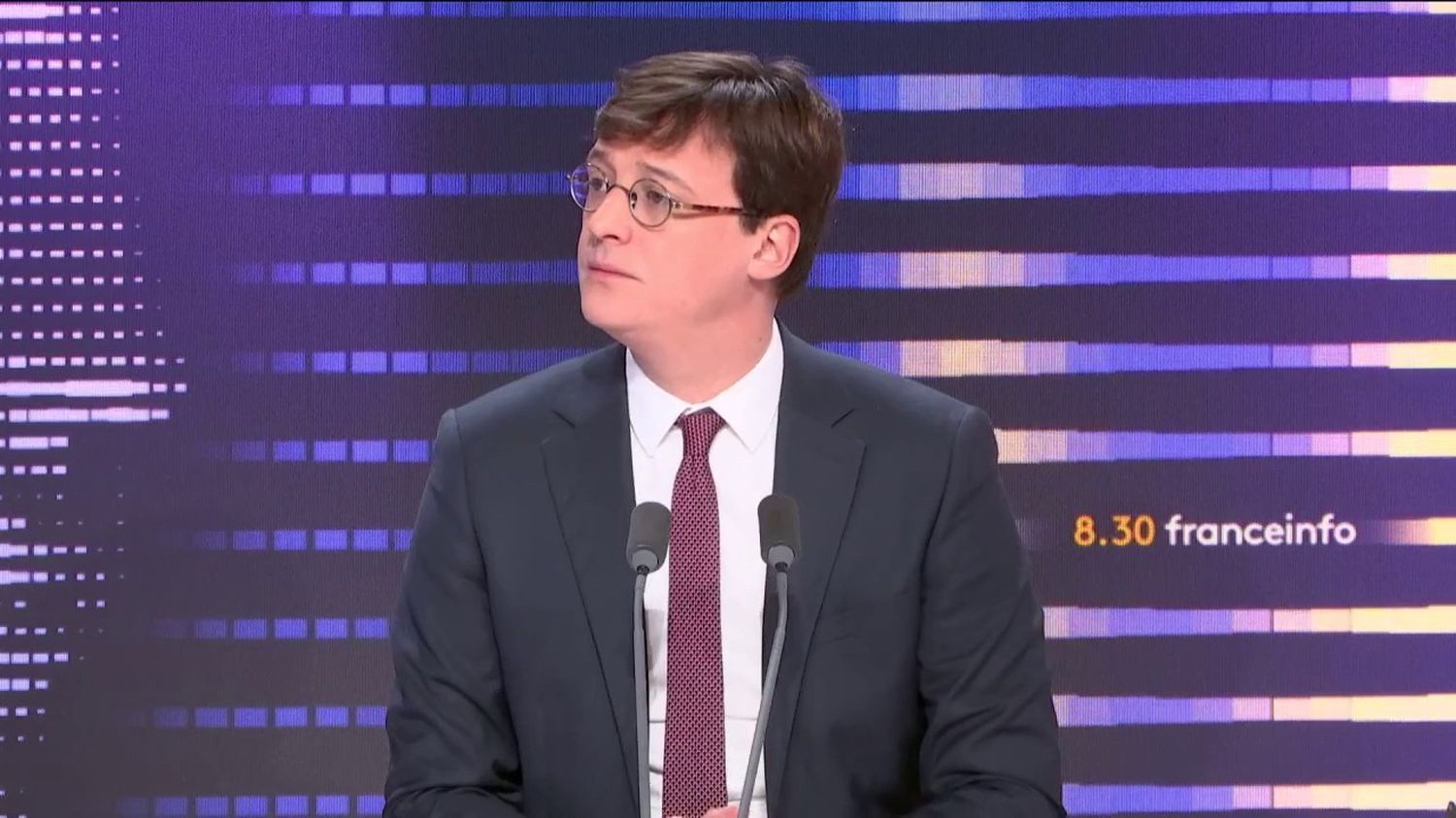 Projet de loi immigration: Sacha Houlié plaide pour un texte utile ...