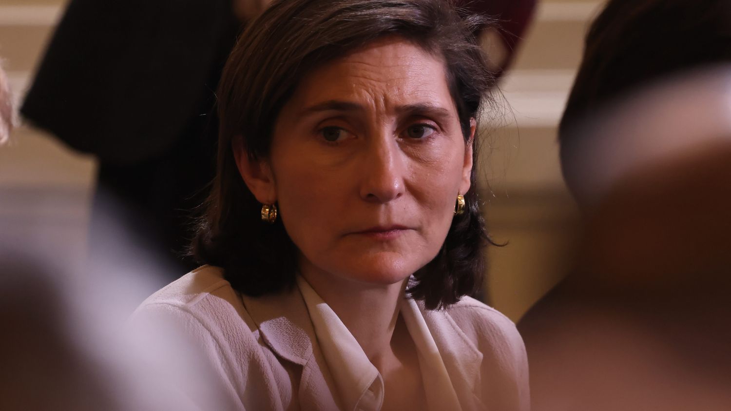 Amélie Oudéa-Castéra, ministre de l'Éducation, se dessaisit du dossier ...