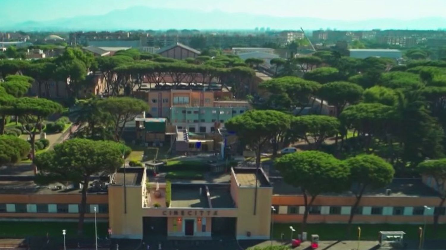 Cinecittà, studios de cinéma italiens, retrouvent le succès grâce aux ...