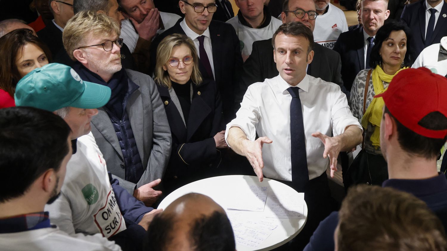 Salon de l'agriculture: Macron annonce "prix planchers" et "plan de trésorerie d'urgence"