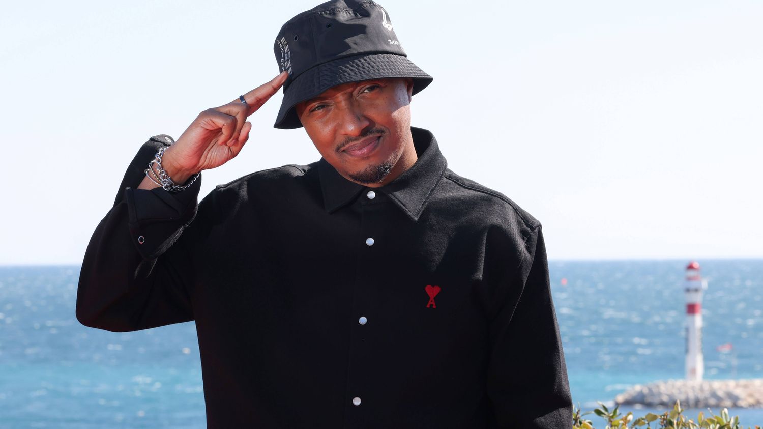 Soprano, rappeur marseillais, débute un tournage de film en tant que ...