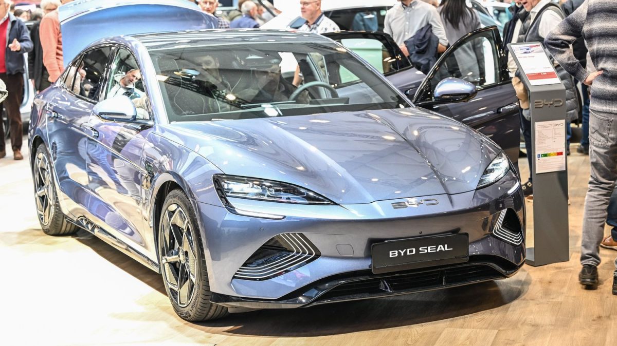 BYD : voitures électriques 1 500 km d'autonomie en 2027, recharge rapide