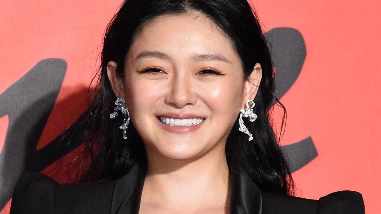 Barbie Hsu, actrice-chanteuse taïwanaise, meurt brutalement d'une pneumonie