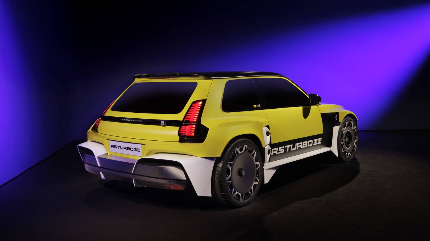 Renault présente la R5 Turbo 3E avec moteurs électriques intégrés dans ...