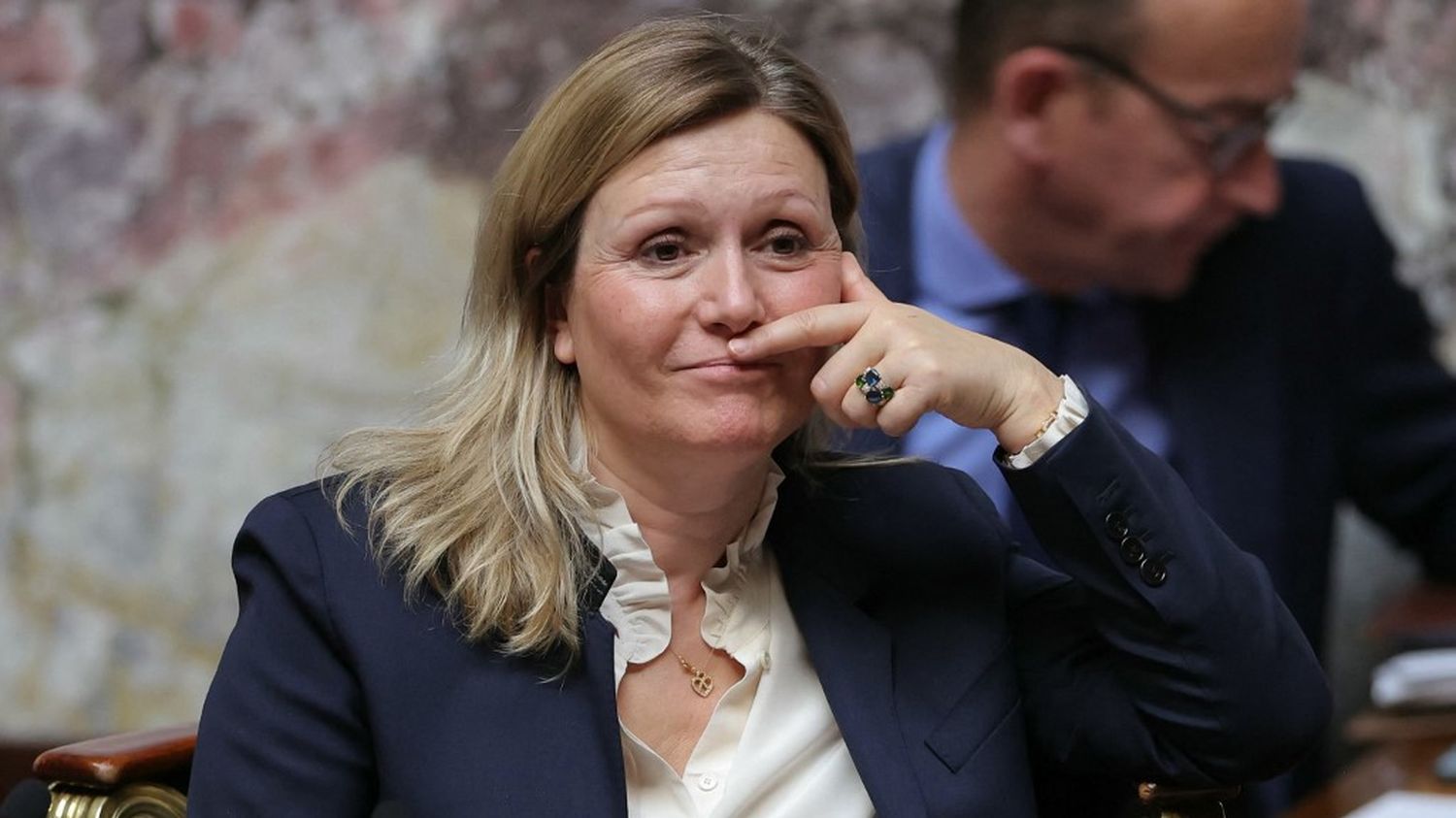 Yaël Braun-Pivet plaide pour prolonger les travaux parlementaires en ...