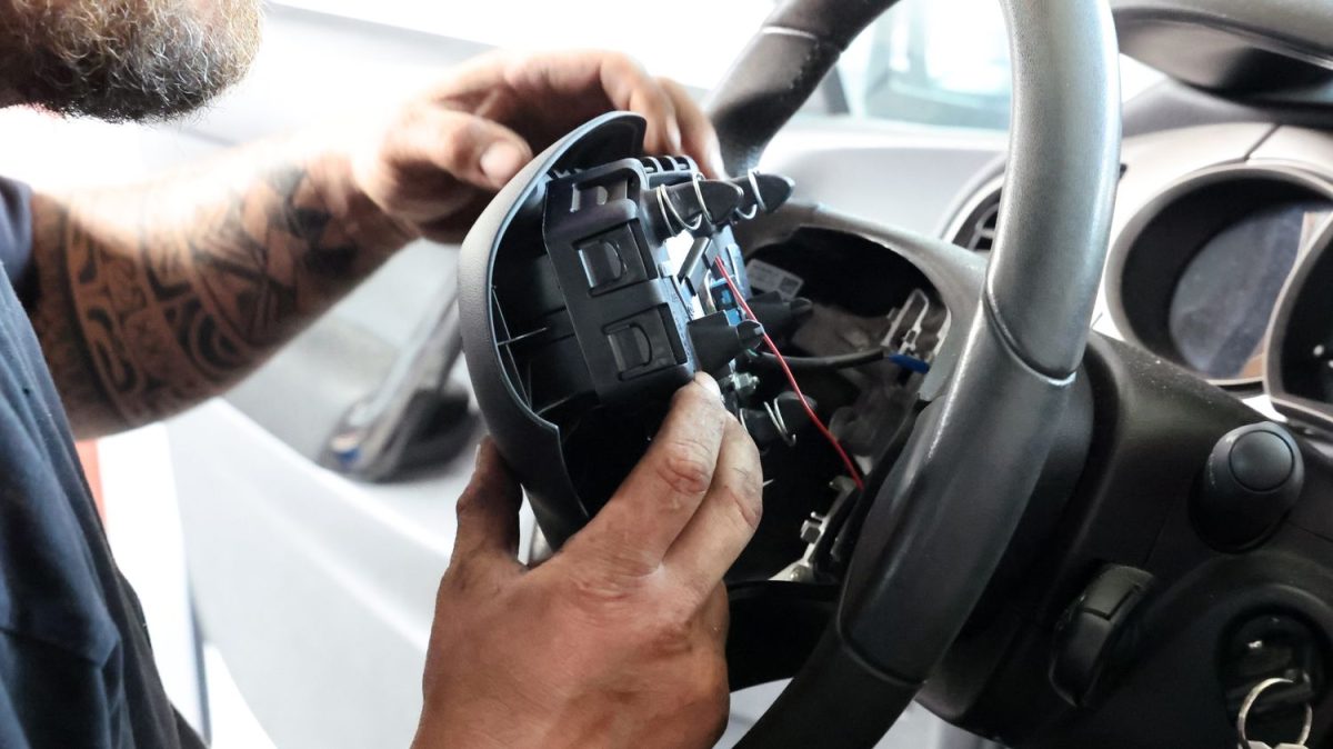 Airbags Takata : immobilisation de 800 000 véhicules, 40 millions d ...