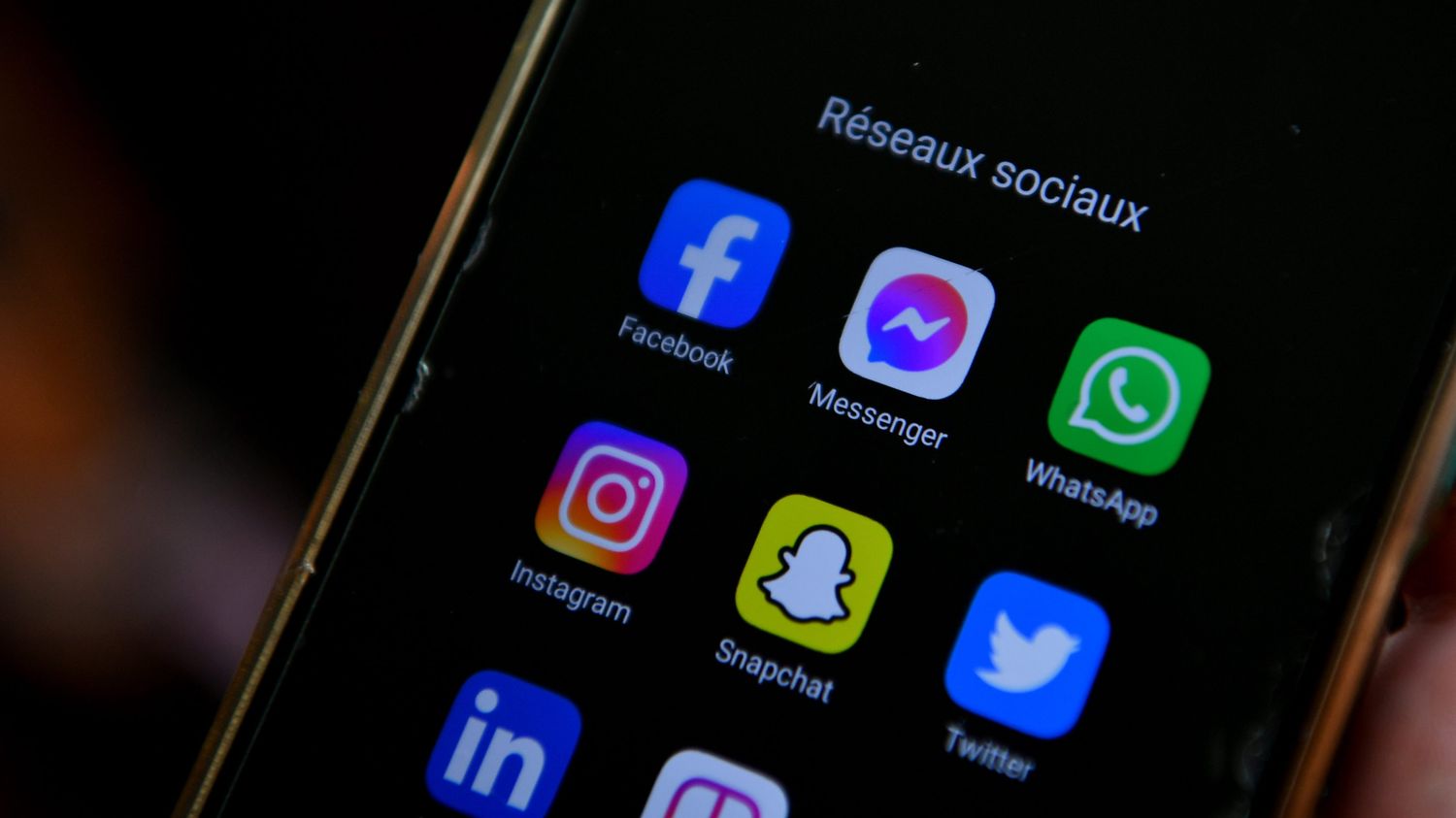 Interdiction des réseaux sociaux pour les moins de 15 ans : vers une ...