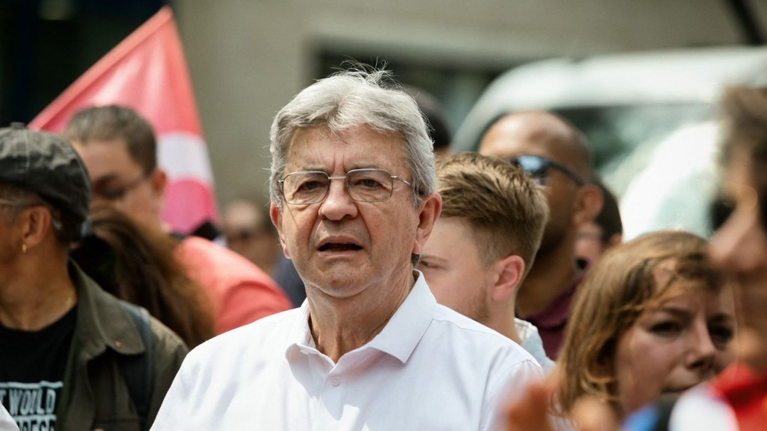 Mélenchon appelle à bloquer le 10 septembre pour faire partir Macron